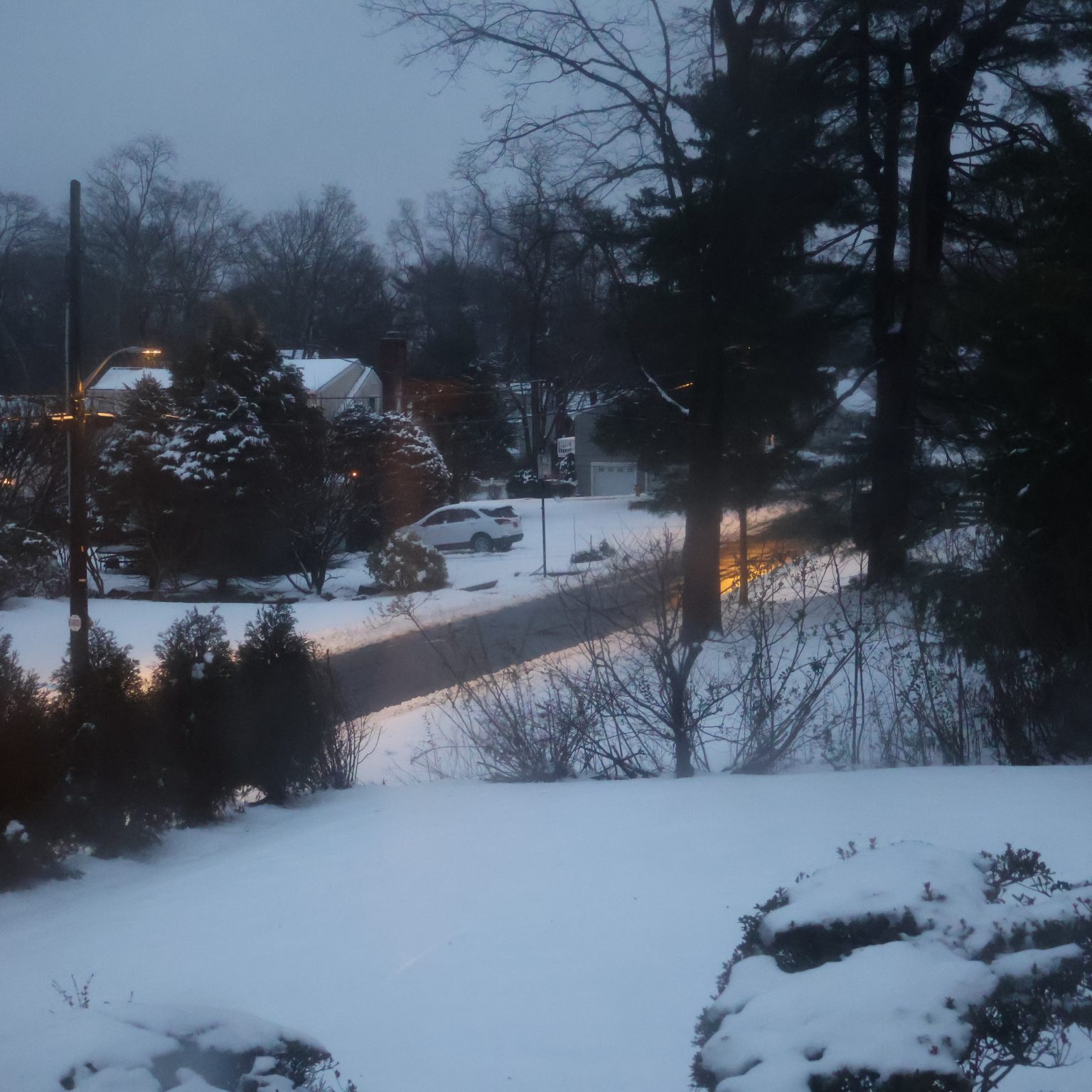 SNOW CHANGES TO RAIN OVERNIGHT. ACCUMULATION 2 INCHES OF WET HEAVY SNOW ...